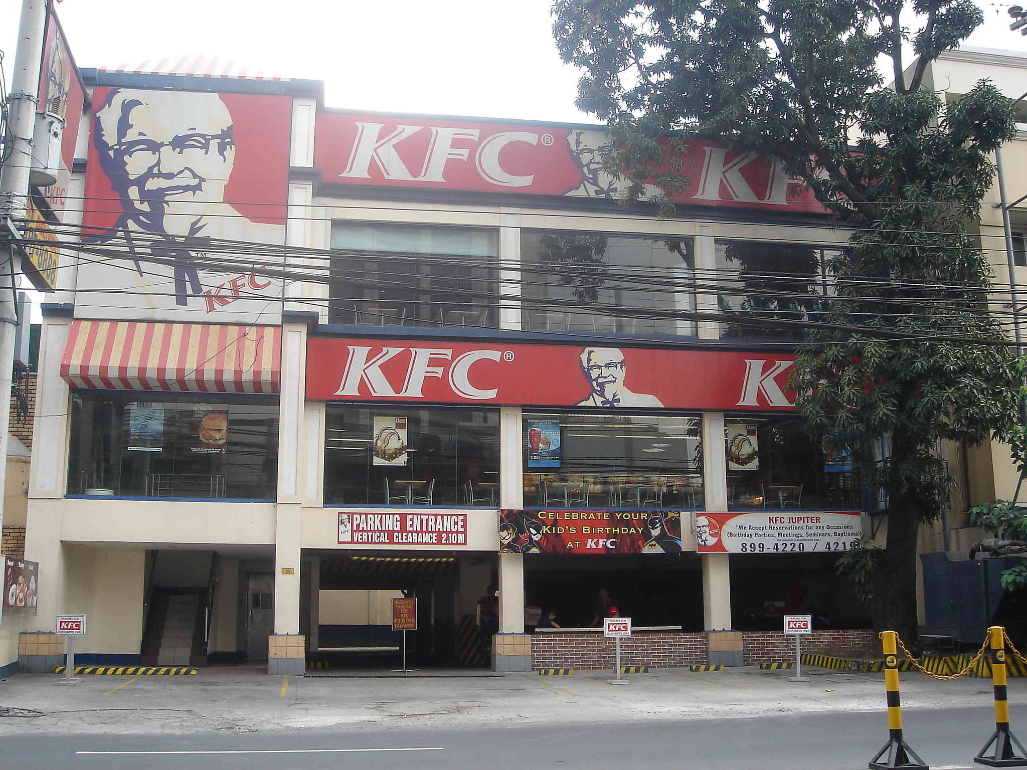 KFC (Jupiter St., Makati, Metro Manila - chicken, fast food restaurant ...