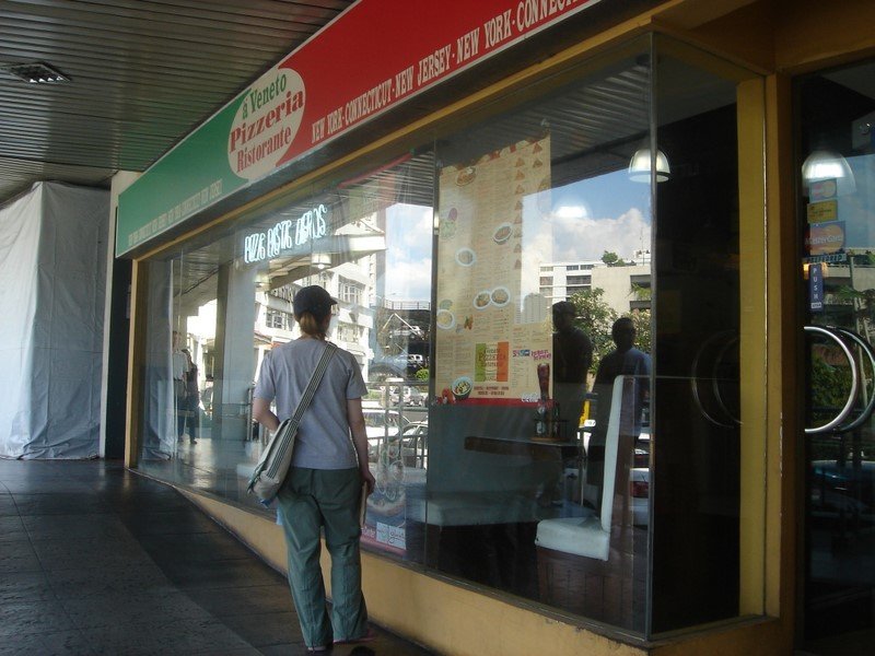 AVeneto Pizzeria Ristorante (Glorietta 3, Makati, Metro Manila ...