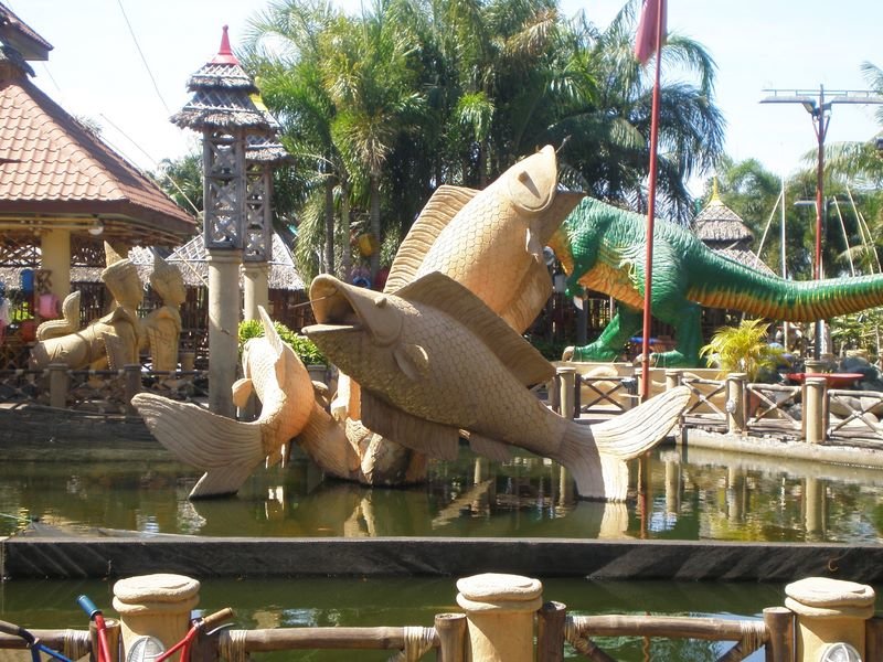 Isdaan Floating Restaurant (Gerona, Gerona, Tarlac) Photos ...