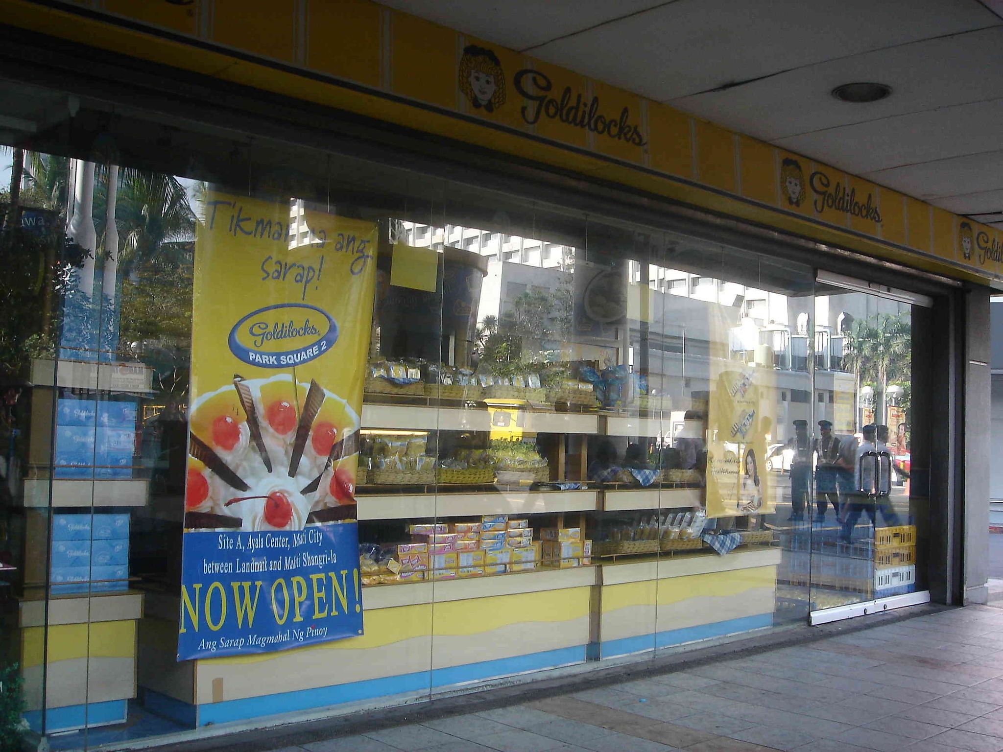 Goldilocks Bakeshop (SM Makati) Photos | ClickTheCity Food & Drink