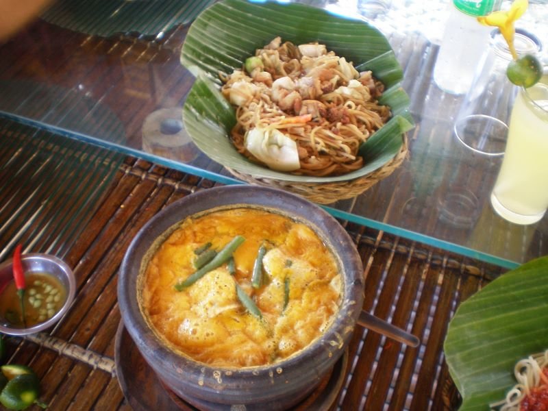 Isdaan Floating Restaurant (Talavera, Talavera, Nueva Ecija - filipino ...