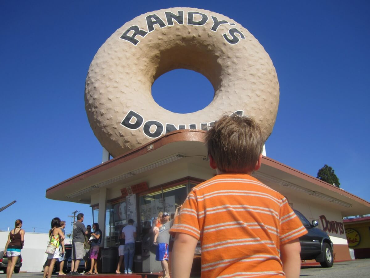 Randy's Donuts of Los Angeles is Heading to the Philippines Soon ...