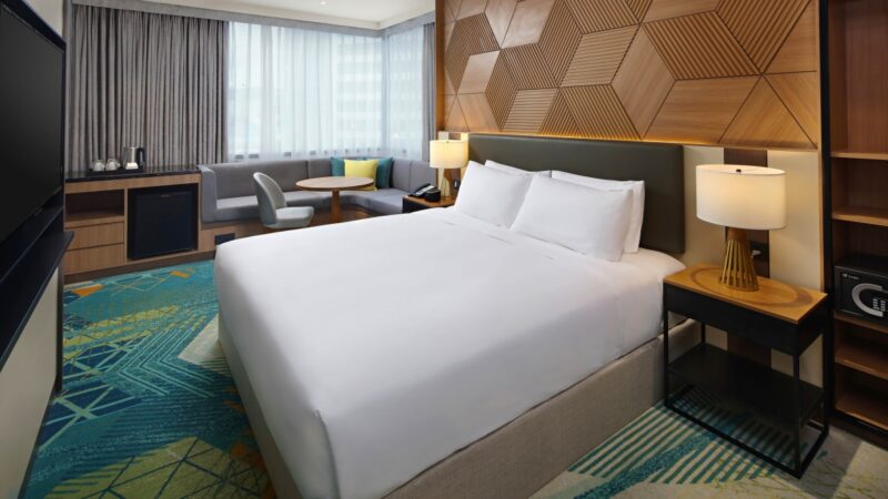 These Opening Promos From Holiday Inn Hotel in Cebu City Are a Can’t ...