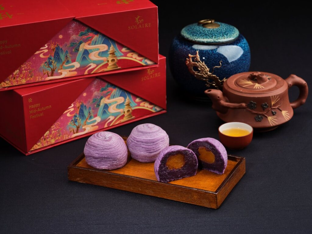 Solaire's Mooncake Sets for Mid-Autumn Festival 2022 Go Traditional ...