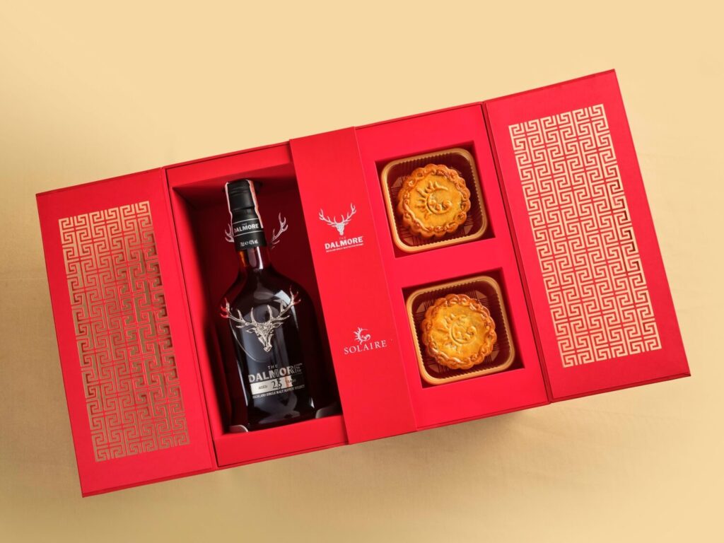 Solaire's Mooncake Sets for Mid-Autumn Festival 2022 Go Traditional ...