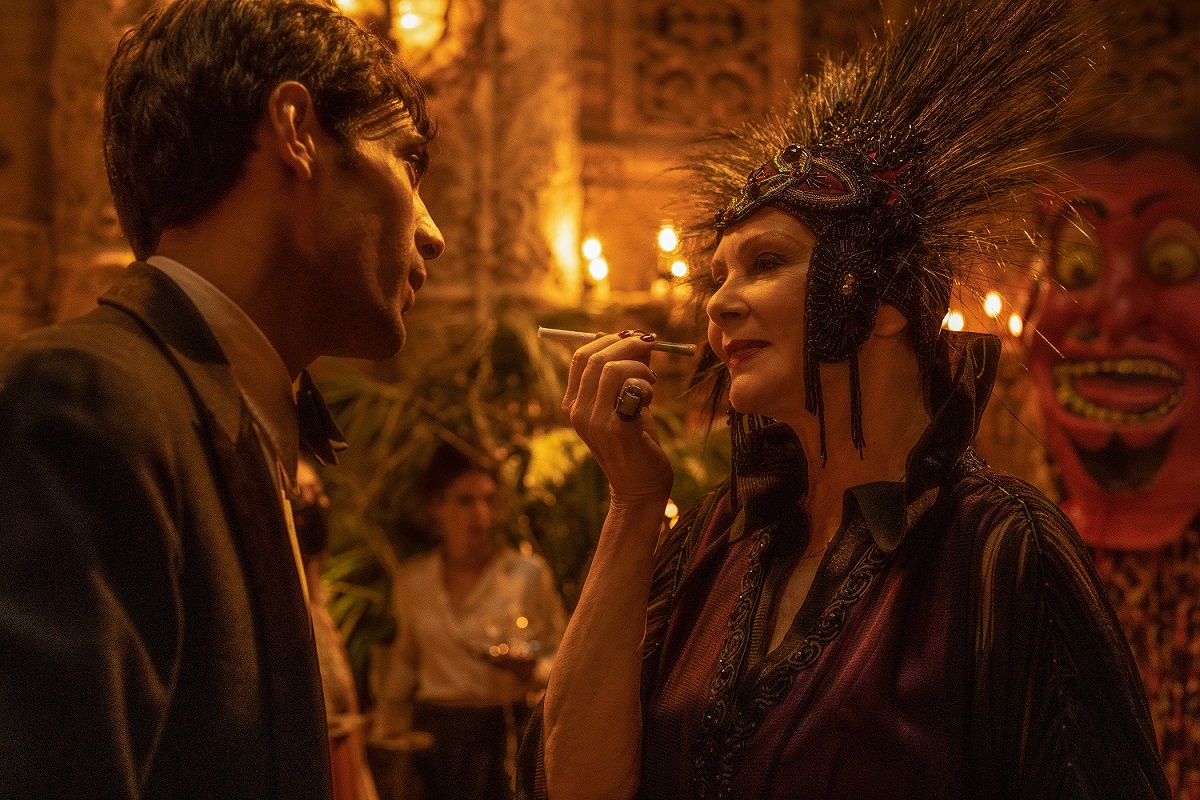 "Babylon" First-Look Images Capture Decadence of Early Hollywood ...