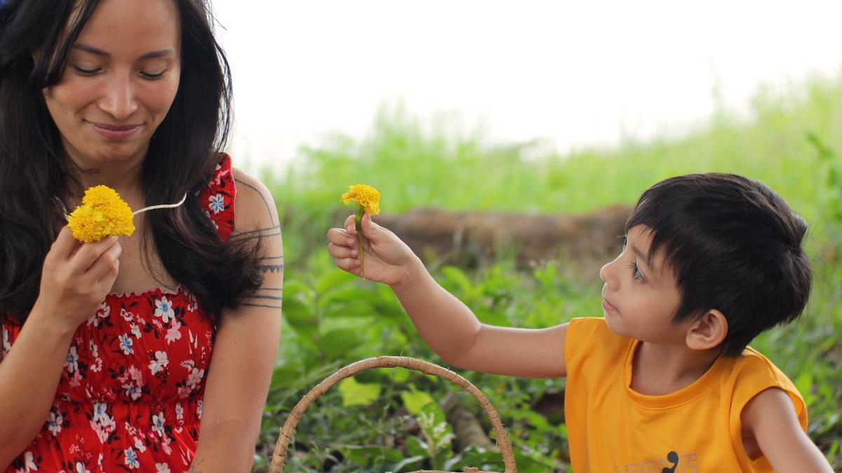 New Takes On Filipino Lullabies In Himig Himbing: Mga Heleng Atin ...