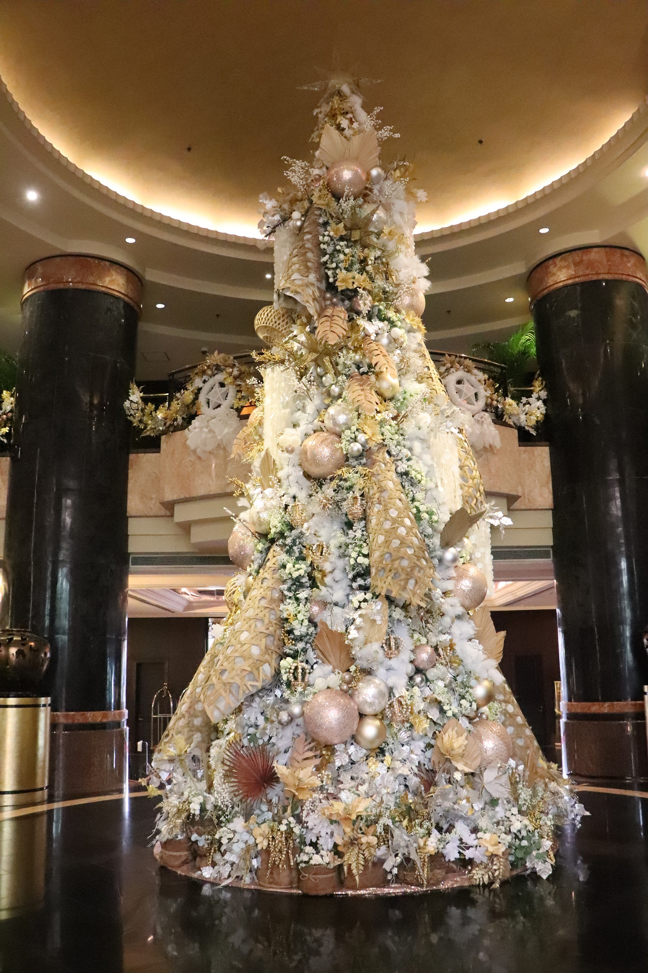 Diamond Hotel Philippines Lights Up Filipiniana Themed Christmas Tree ...