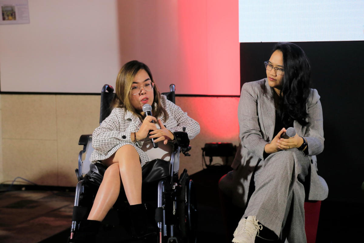 Women YouTube content creators on "Breaking barriers online and beyond" - ClickTheCity