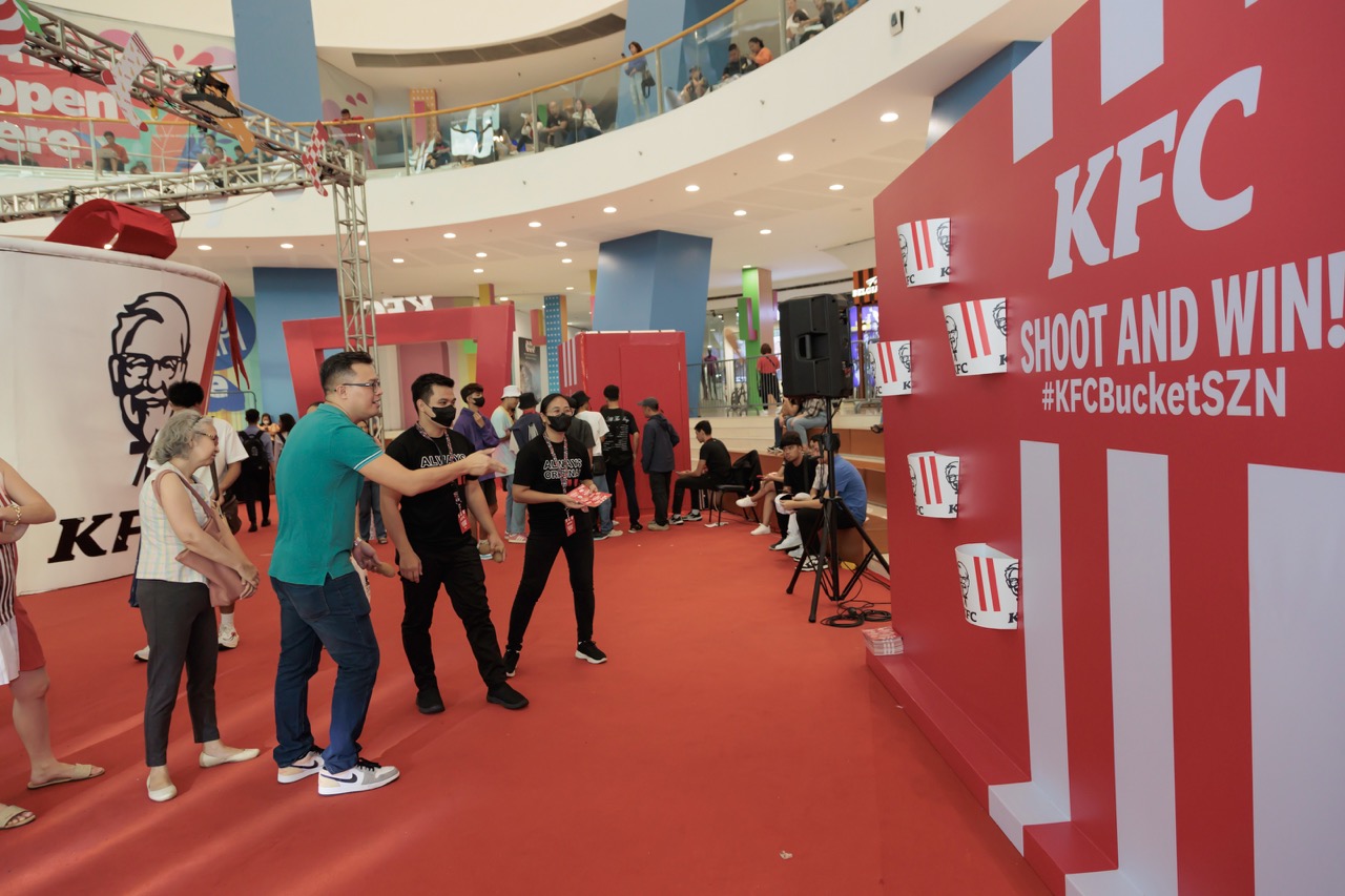 KFC Kentucky Town Christmas Brings Holiday Cheer to Fans - ClickTheCity