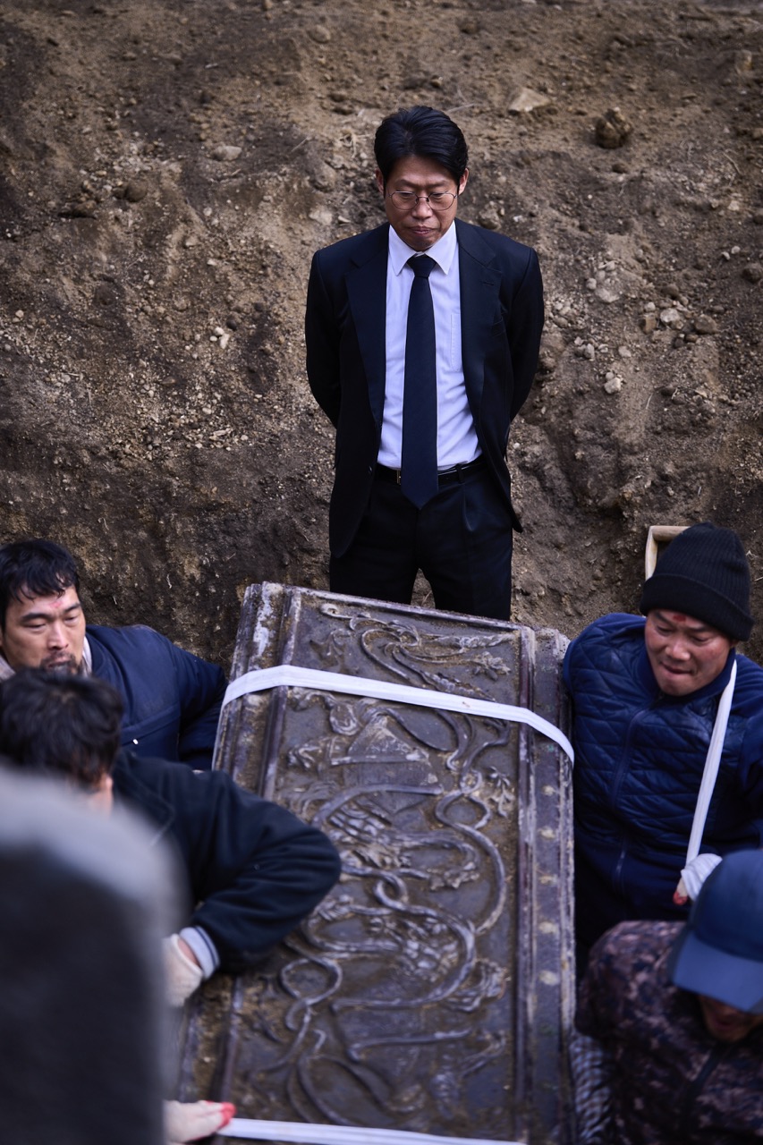 MOVIE REVIEW: 'Exhuma' is an intelligent well-crafted horror film ...